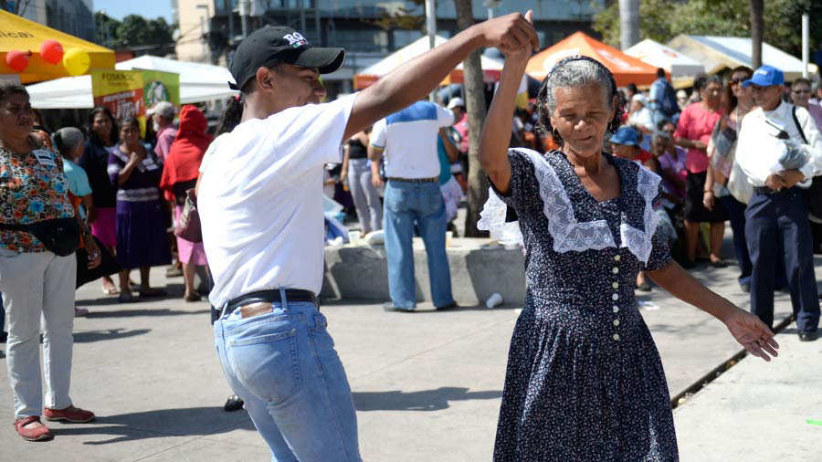 Fusate agasajó a los adultos mayores con un festival | Noticias de El ...