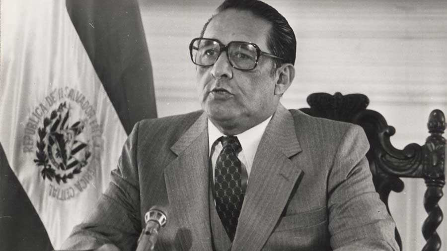 Fotos históricas del expresidente José Napoleon Duarte a 29 años de su ...