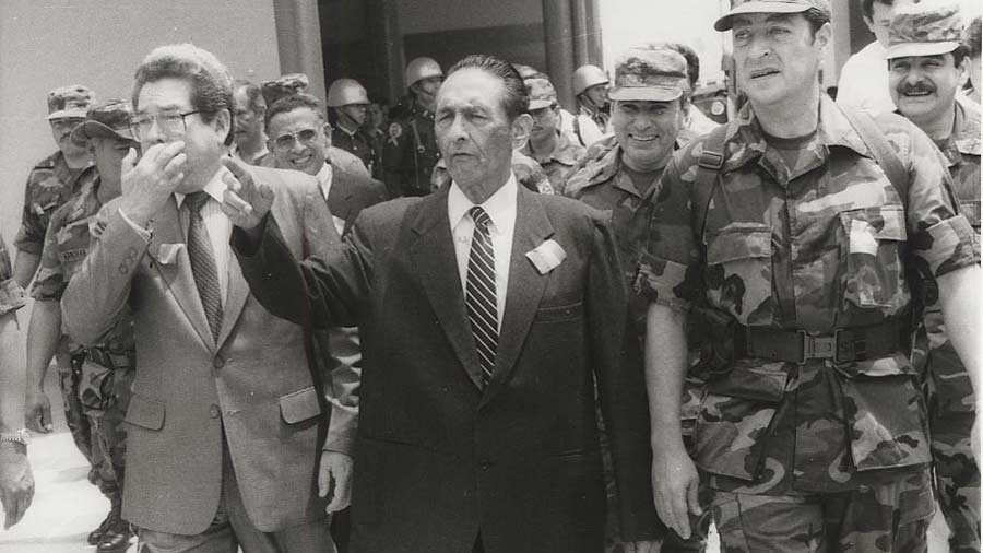 Fotos históricas del expresidente José Napoleon Duarte a 29 años de su ...