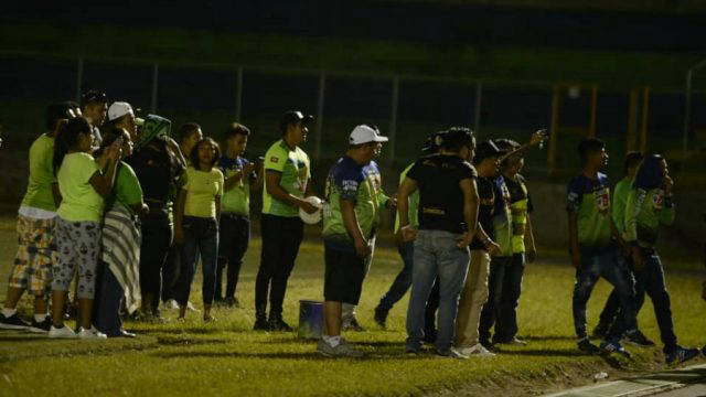 VIDEOS: Afición del Santa Tecla FC encara a su técnico luego de cinco ...