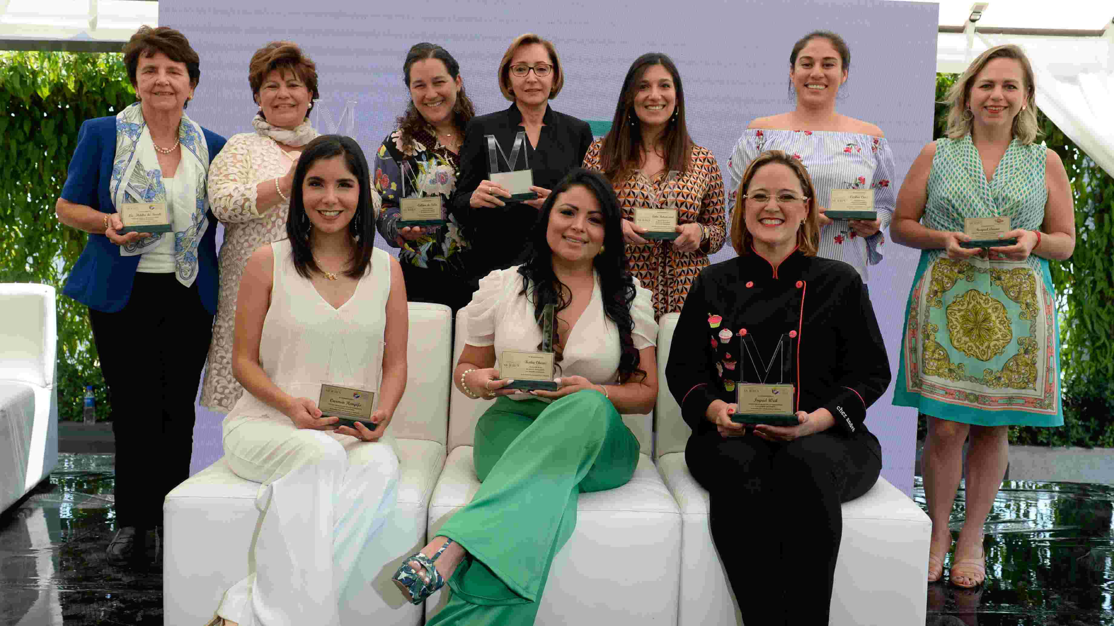 10 salvadoreñas reciben reconocimiento “Mujeres influyentes” | Noticias ...