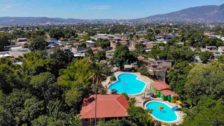 Estos son los parques acuáticos municipales para disfrutar en familia ...