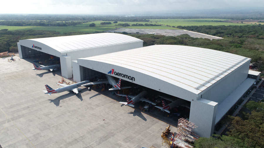El nuevo y moderno hangar de Aeroman que da mantenimiento a aeronaves ...