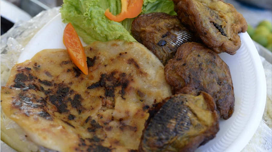 ¿Ya probaste la pupusa de curil? una opción gastronómica en Puerto El ...