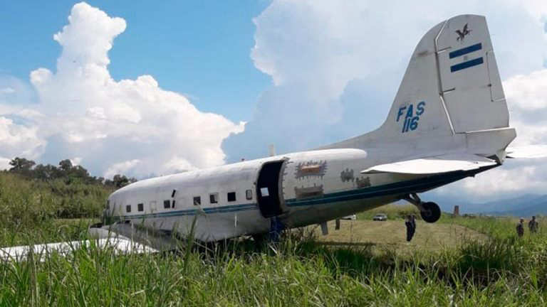 Siete Lesionados Al Accidentarse Avión Militar En Ilopango Noticias