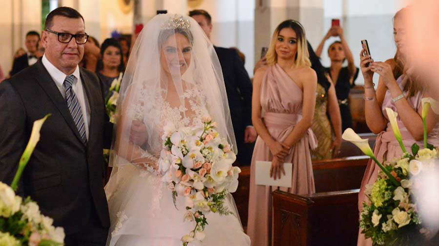 Las imágenes de la boda religiosa de la presentadora de TV Ligia Roca ...