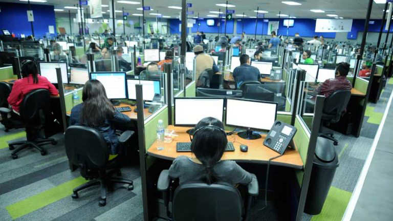 Sector de call center en El Salvador busca contratar a 12 mil personas ...