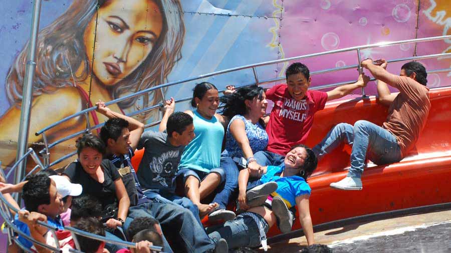 Las fotos que nos recuerdan la adrenalina de subirse al Tagadá ...