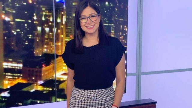VIDEO: La reportera y presentadora salvadoreña Alejandra Ochoa come ...