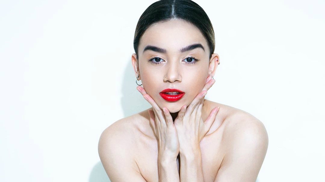 VIDEO: Conoce a Andrea Robin la hija de la cantante salvadoreña de rock ...