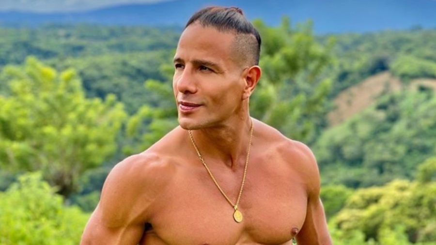 Video: Como Lewis Capaldi, así canta Billy Calderón en el baño ...