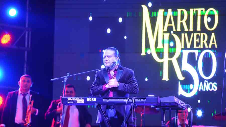 ¡Es la cumbia la que manda en mi país! Marito Rivera y su grupo Bravo celebra 50 años de carrera ...