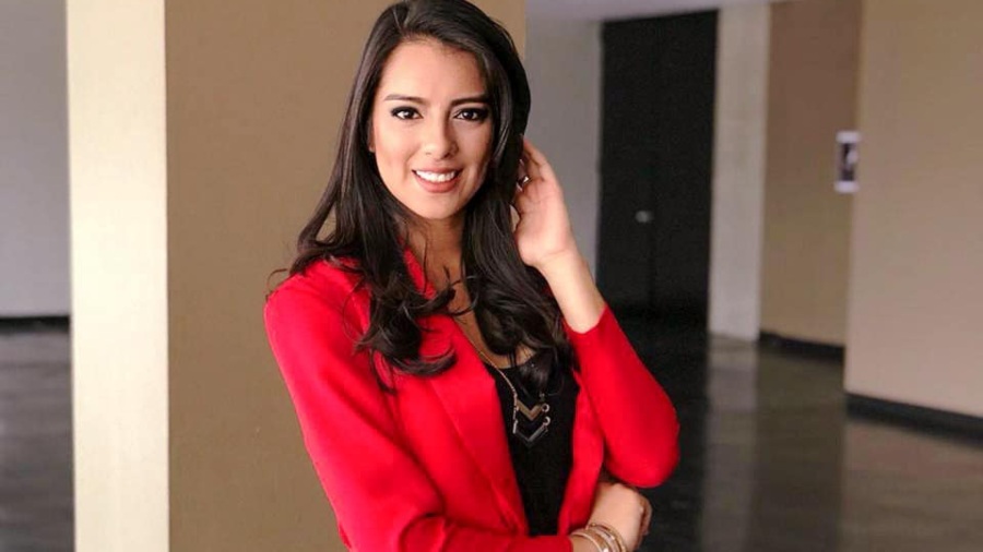 FOTO: La presentadora Rebeca Alfaro arranca suspiros por su vestido ...