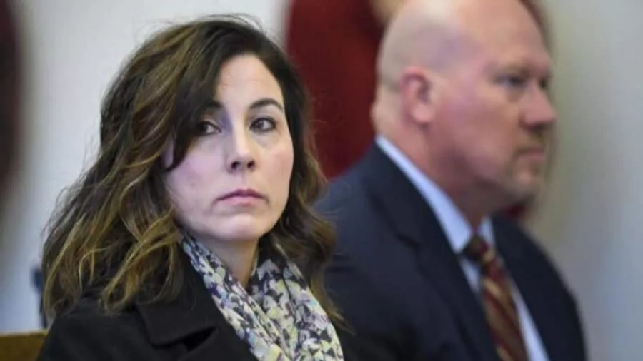 Profesora en EE.UU. admite haber tenido “repetidas veces” sexo con ...