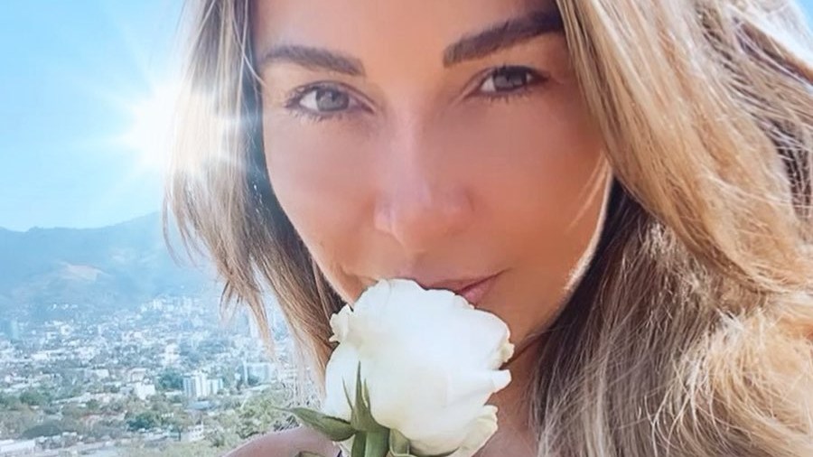 Seguidores de la presentadora María José Costa insisten en que se ve ...