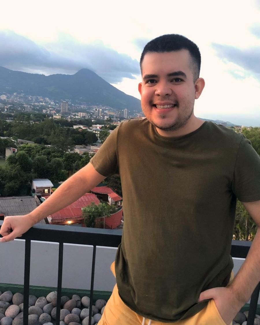 “No tengan miedo de ser como son”. Diego Madrid, el comediante que se ...