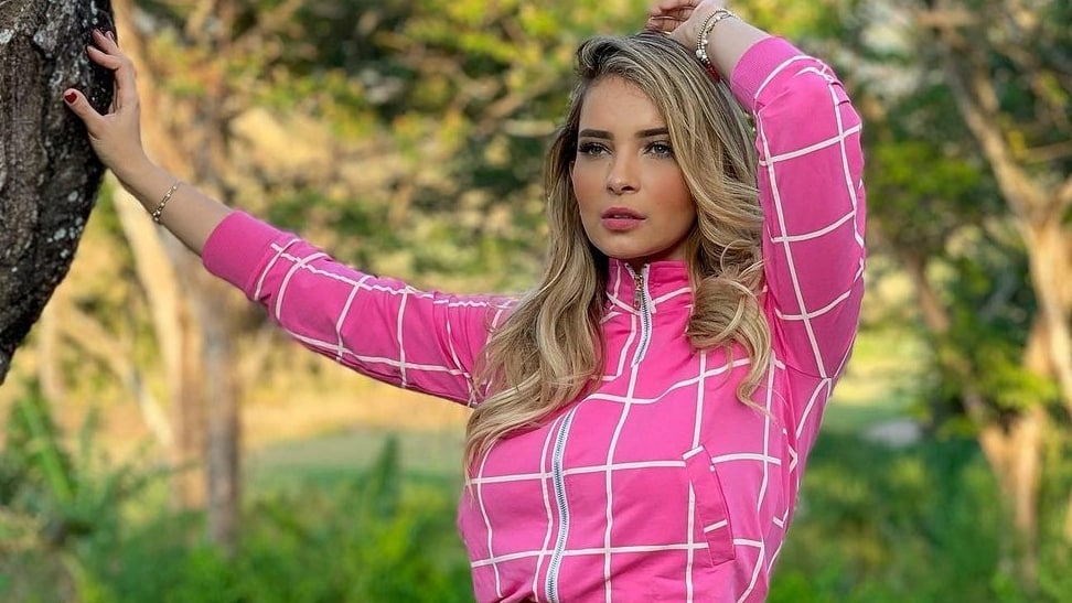 FOTOS: Irene Castillo enamora a sus fans con este peculiar atuendo ...