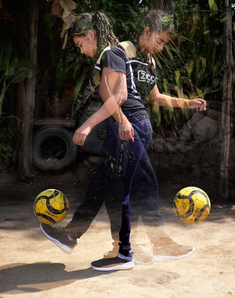 Angélica Paz, la audaz del balón y del “Freestyle” de San Juan Opico ...