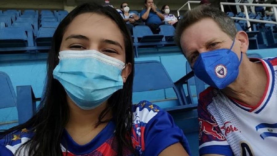 ¡Orgullo! Hija de Daniel Rucks becada para jugar fútbol en Estados ...