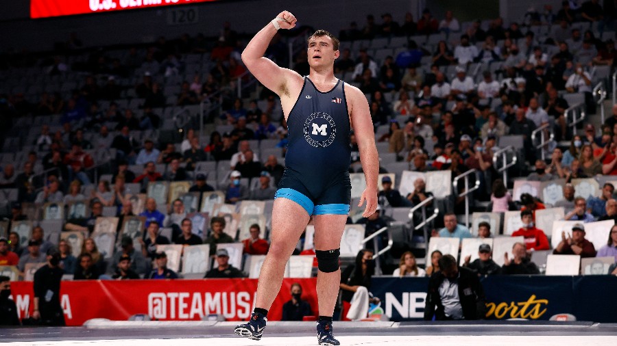 INCREÍBLE: Adam Coon pasó de la lucha libre pasó al fútbol americano ...