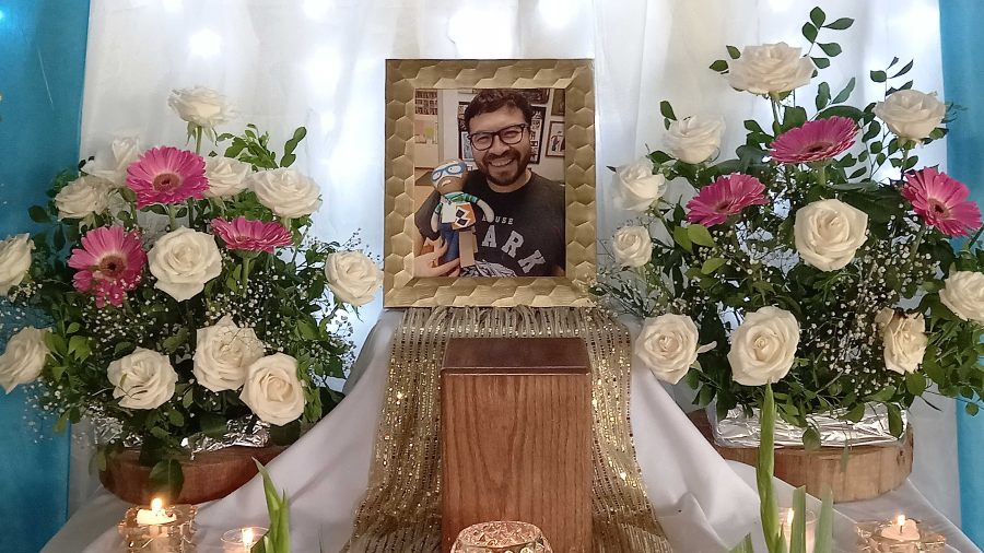 VIDEO: Rinden homenaje a Edwin Aguilar, el salvadoreño que dibujó a “Los Simpsons” por más de 20 ...