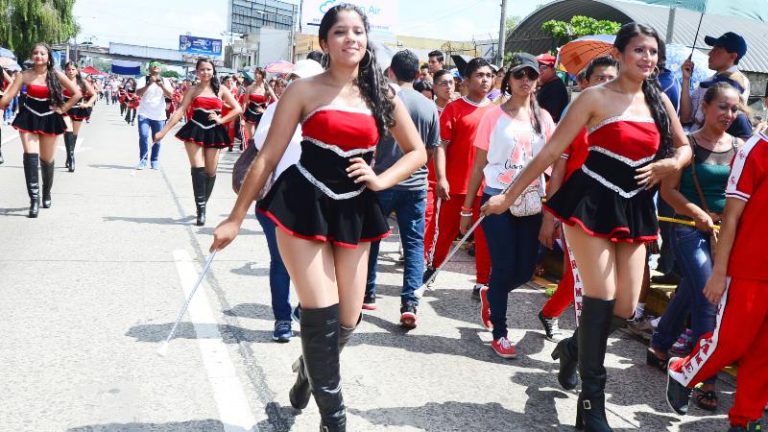 VIDEO. Cachiporristas salvadoreñas ganan "competencia virtual" contra hondureñas | Noticias de ...