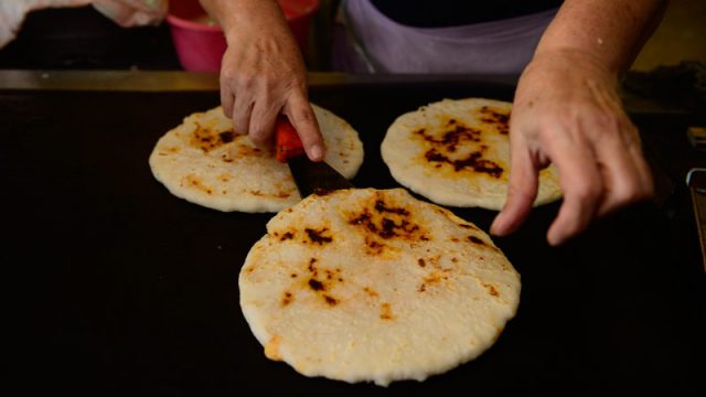 Pupusas salvadoreñas, entre las 50 comidas callejeras mejor valoradas ...