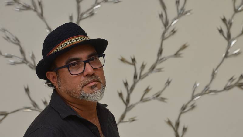 En el jardín de Ronald Morán crece la ironía | Noticias de El Salvador ...