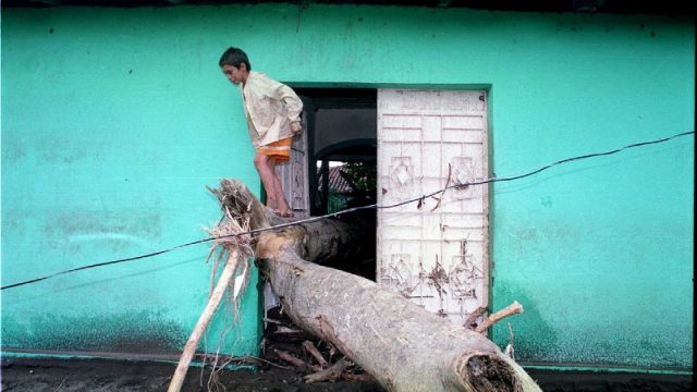 Impactantes imágenes del paso del huracán Mitch por El Salvador hace 25 ...