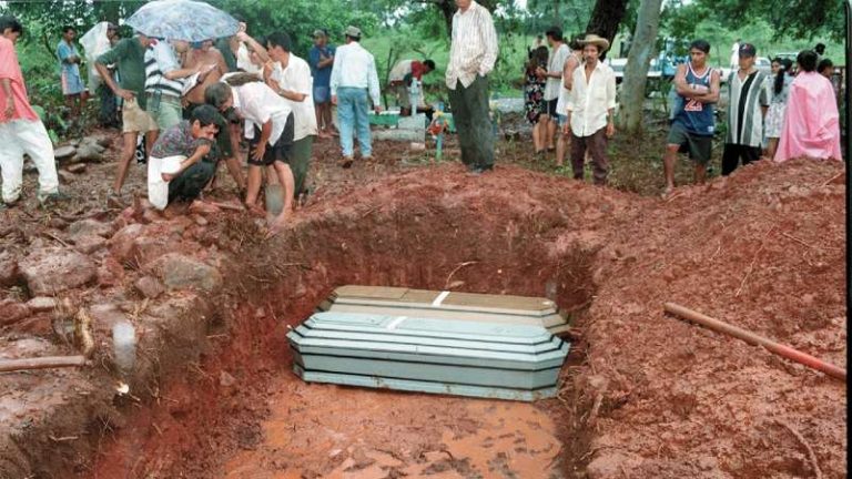 Impactantes imágenes del paso del huracán Mitch por El Salvador hace 25 ...