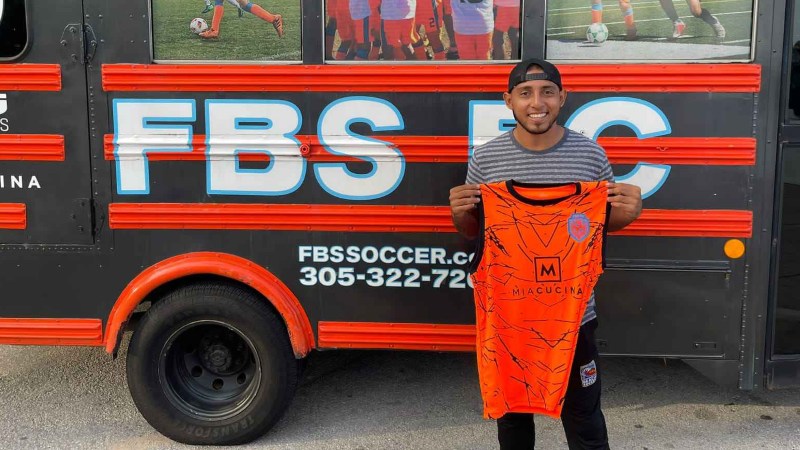 VÍDEO. Frank Velásquez se enroló a su nuevo equipo playero, para jugar ...