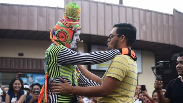 FOTOS: Karcocha emocionó a cientos de salvadoreños en el Centro ...