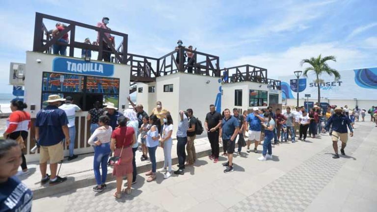 VIDEO: Así se vive la apertura de Sunset Park en el Puerto de La Libertad - Noticias de El Salvador