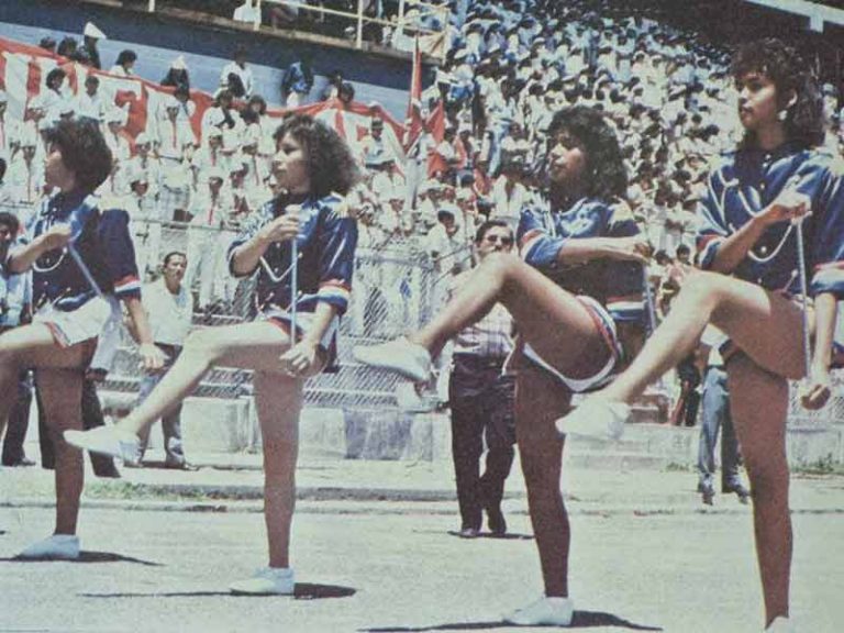 Cachiporristas de antaño en El Salvador en imágenes - Noticias de El Salvador