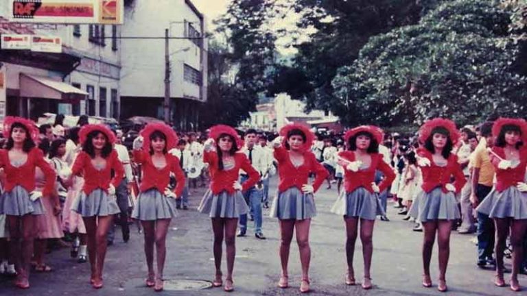 Así lucían las cachiporristas en desfiles de los 80 y 90 - Noticias de El Salvador