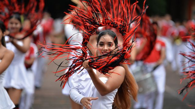 Cachiporristas del INFRAMEN e INTI listas para el desfile del 15 de ...