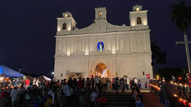 Los farolitos volvieron a brillar en Ahuachapán - Noticias de El Salvador