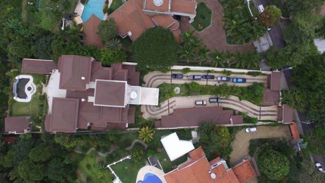 El "palacio con lujos" que perteneció a Antonio Saca, expresidente ...