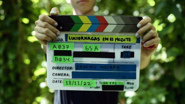 Fallece Ernesto Melara, director de la película salvadoreña "Luciérnagas en el Mozote ...