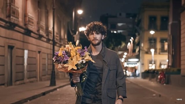 Salvadoreño protagoniza videoclip de Los Ángeles Azules y David Bisbal ...