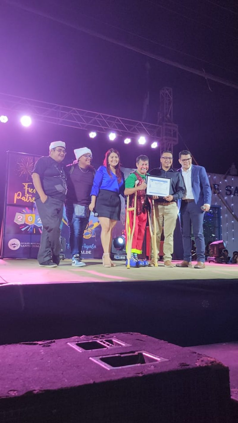 "Los homenajes se hacen en vida": Cocolito recibe reconocimiento por ...