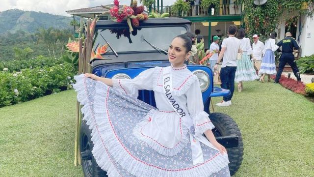 "¡Vamos por la corona!": Wendy Portillo arrasa con su pasarela en ...