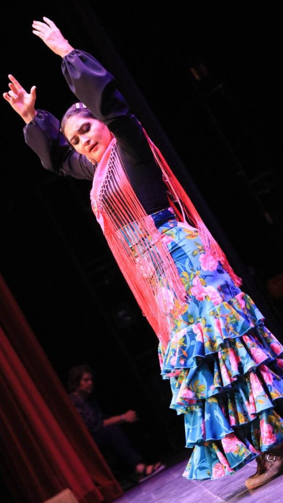 La bailaora Gabriela Martínez promueve el flamenco en el país