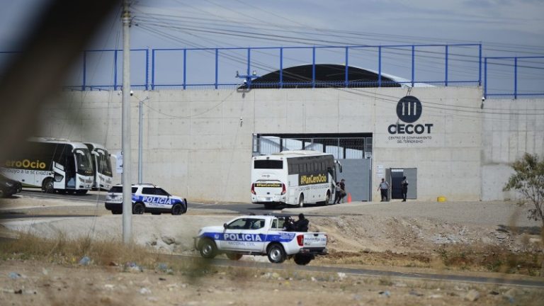 Entrevista a Ingrid Escobar, de Socorro Jurídico Humanitario - Noticias ...