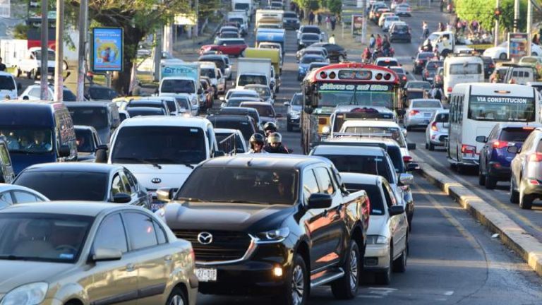 San Salvador ciudad intransitable: causas del caos vehicular - Noticias ...
