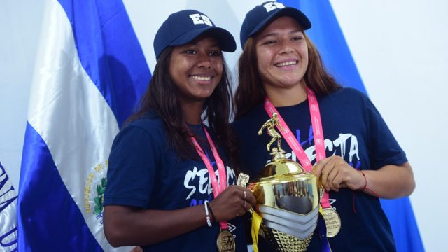 Futbolista Victoria Meza se va al fútbol universitario de los Estados ... Futbolista Victoria Meza se va al fútbol universitario de los Estados ...