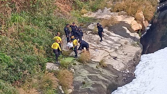 Rescatan a hombre que cayó en el río Tomayate de Apopa - Noticias de El ...