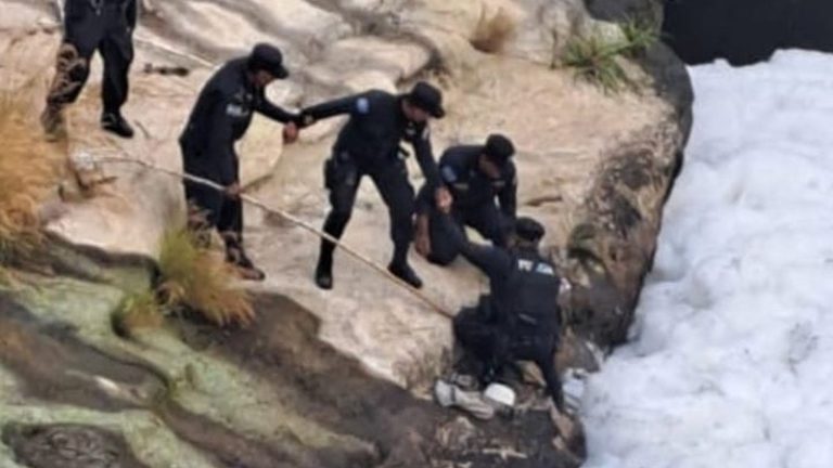 "Fuera de peligro": rescatan a hombre que cayó al río Tomayate ...