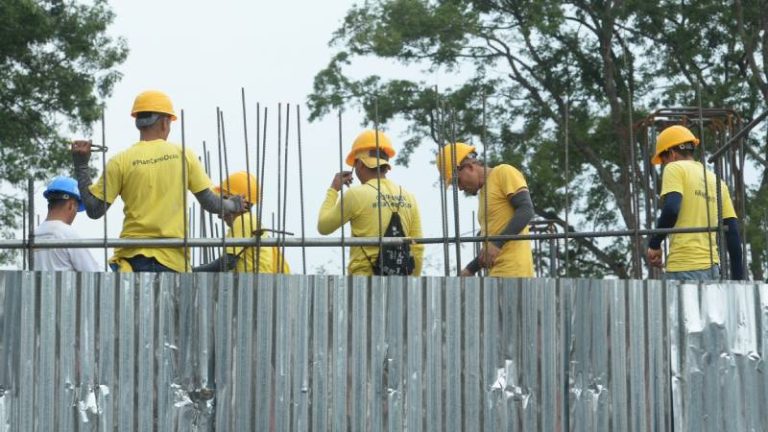 Reos trabajan en los escenarios "El Mágico" y Adolfo Pineda