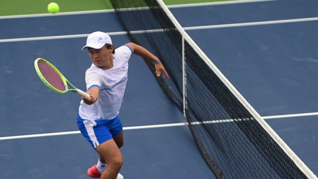 El Salvador celebra por partida doble en tenis
